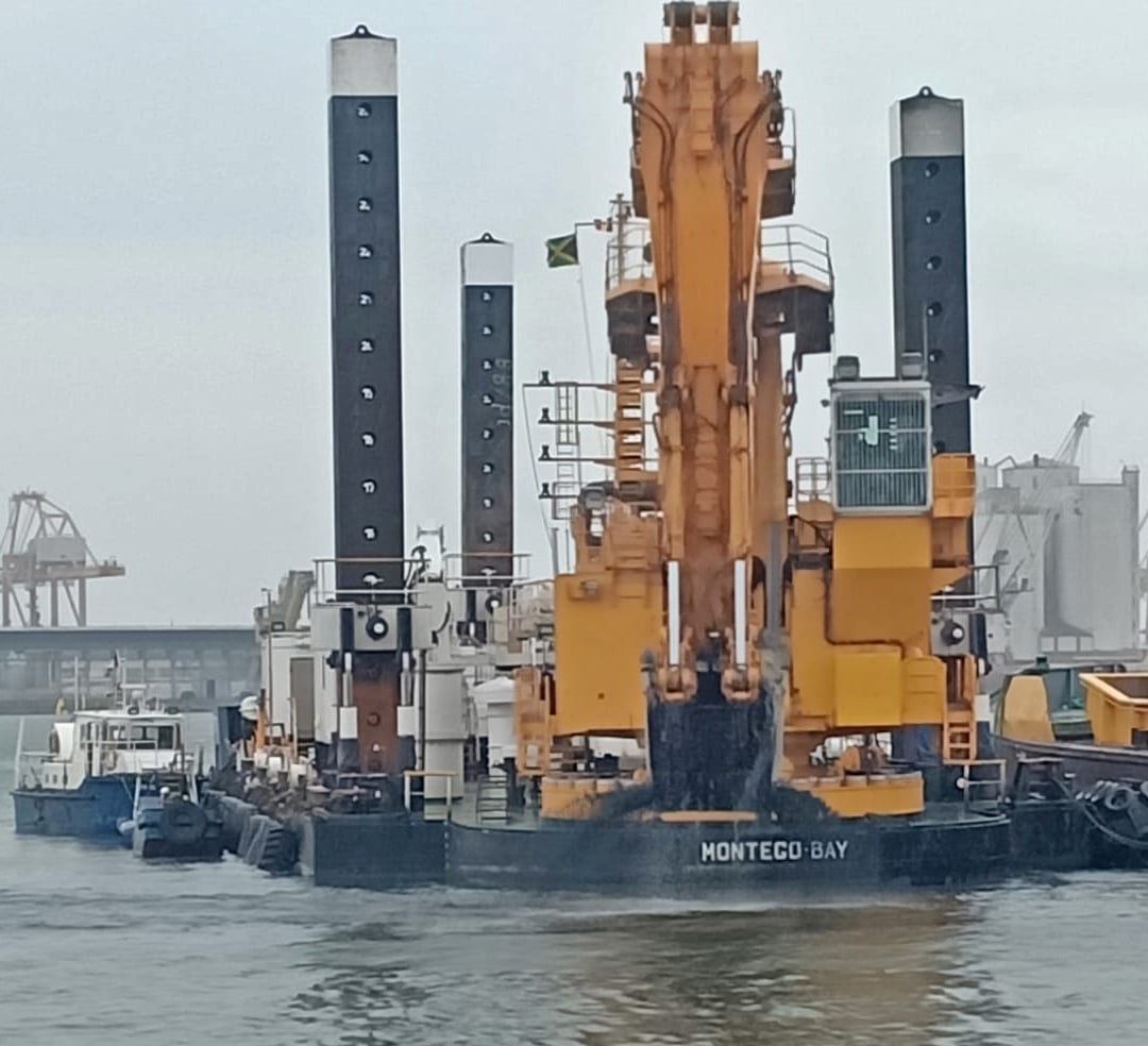 Au început lucrările de dragaj în Portul Constanța - Atac de Constanta
