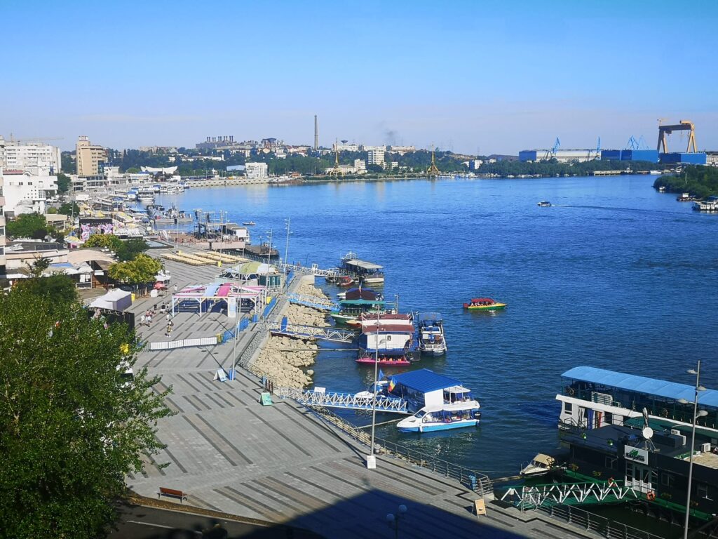 Faleza din Tulcea, una dintre cele mai frumoase faleze din România ...